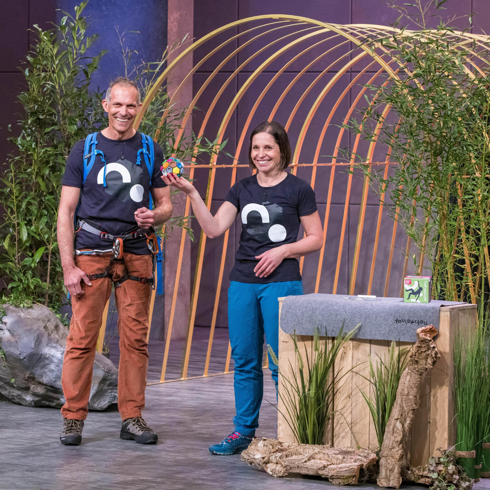 BOULDERBALL - the smallest climbing wall in the world – Boulderball US